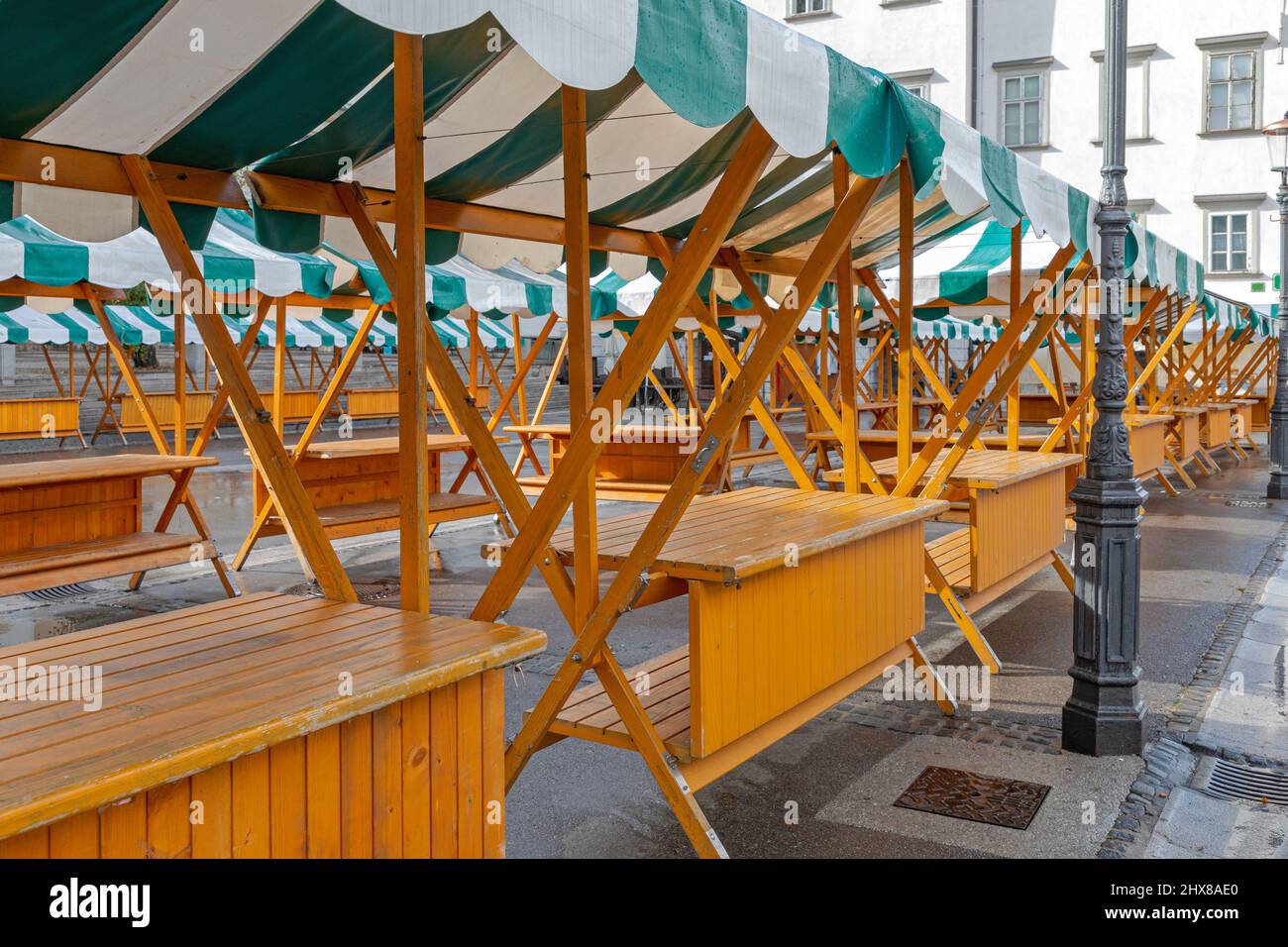 Temporary market stalls hi-res stock photography and images - Alamy