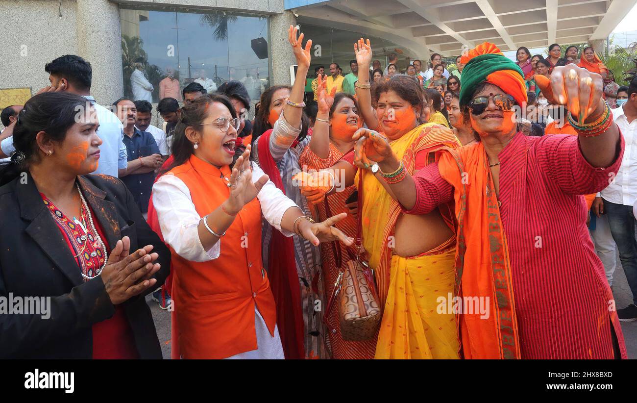 Mahila morcha hi-res stock photography and images - Alamy