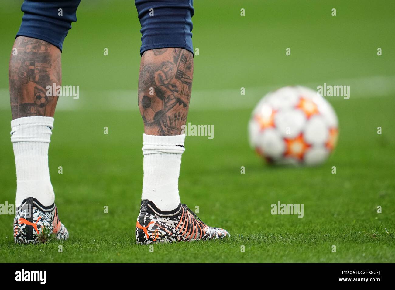 Neymar Jr of PSG legs and tattoos during the UEFA Champions League ...