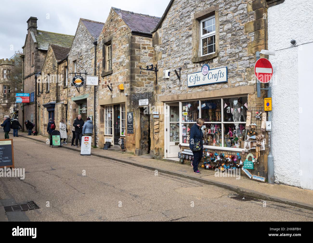 Bakewell bridge street hi-res stock photography and images - Alamy