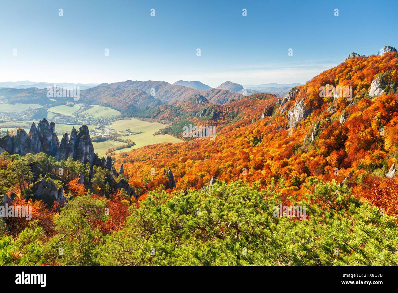 White colored rocks hi-res stock photography and images - Alamy