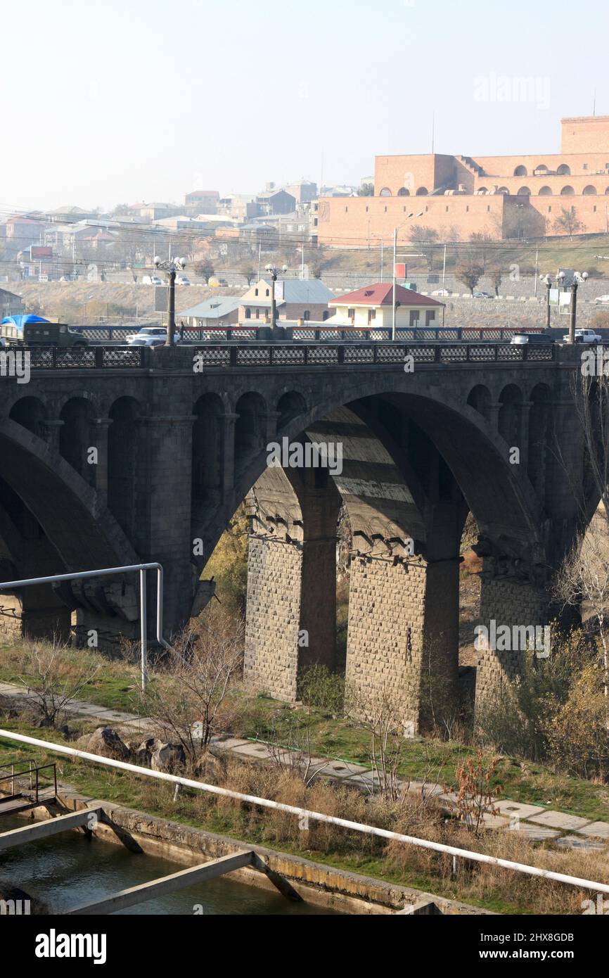 The Victory Bridge On Hrazdan River in Yerevan, Armenia Stock Photo - Alamy
