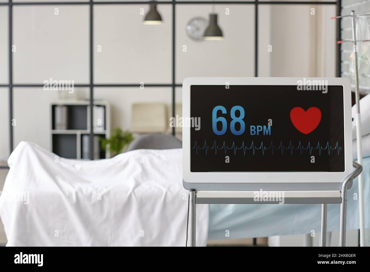 Monitoring device in hospital bed hi-res stock photography and images ...