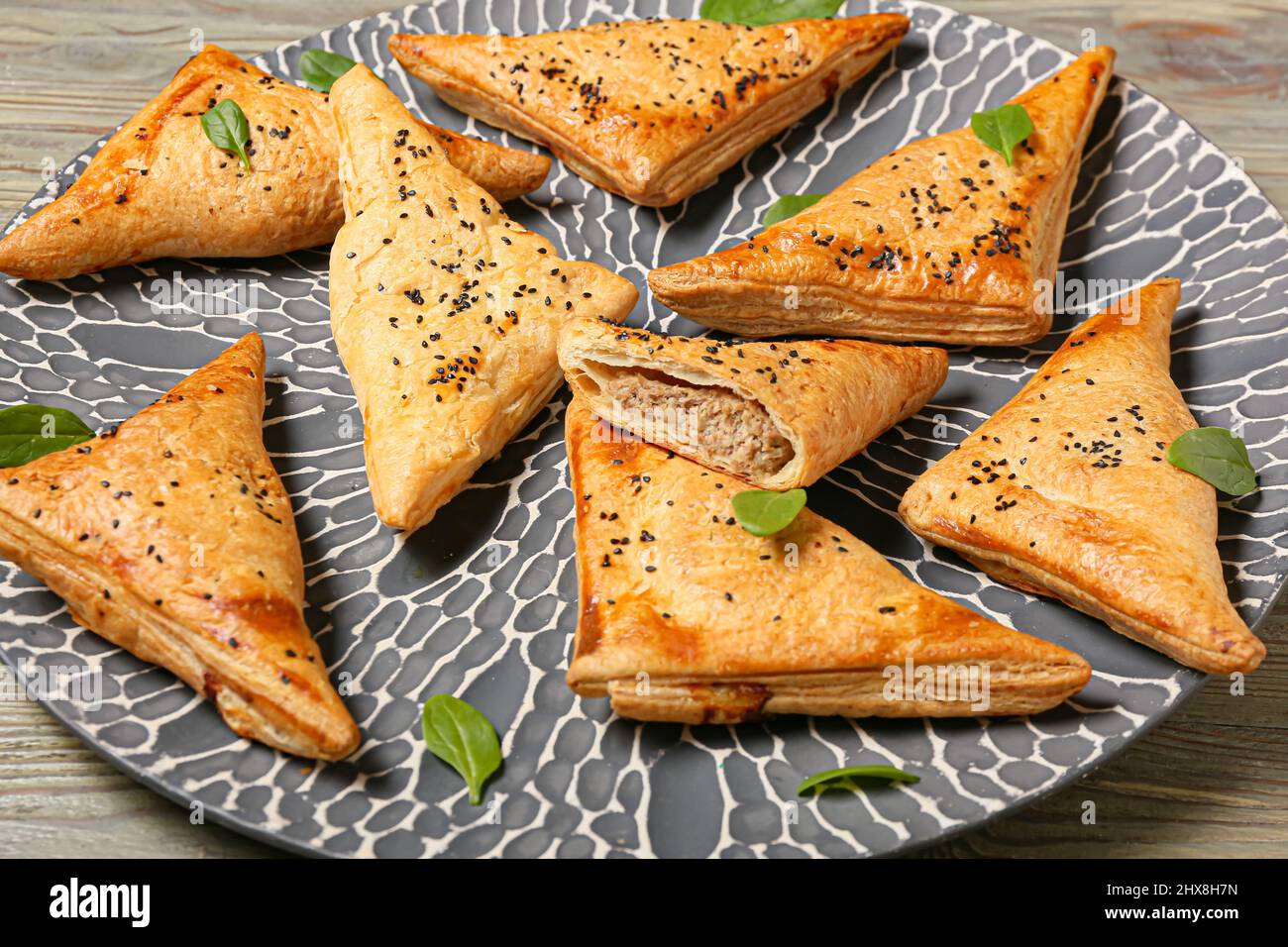 Samsa flaky hi-res stock photography and images - Alamy