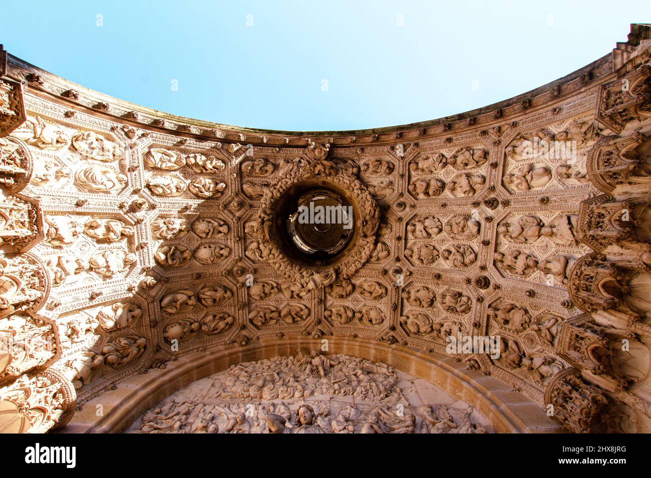 Inside arch hi-res stock photography and images - Alamy
