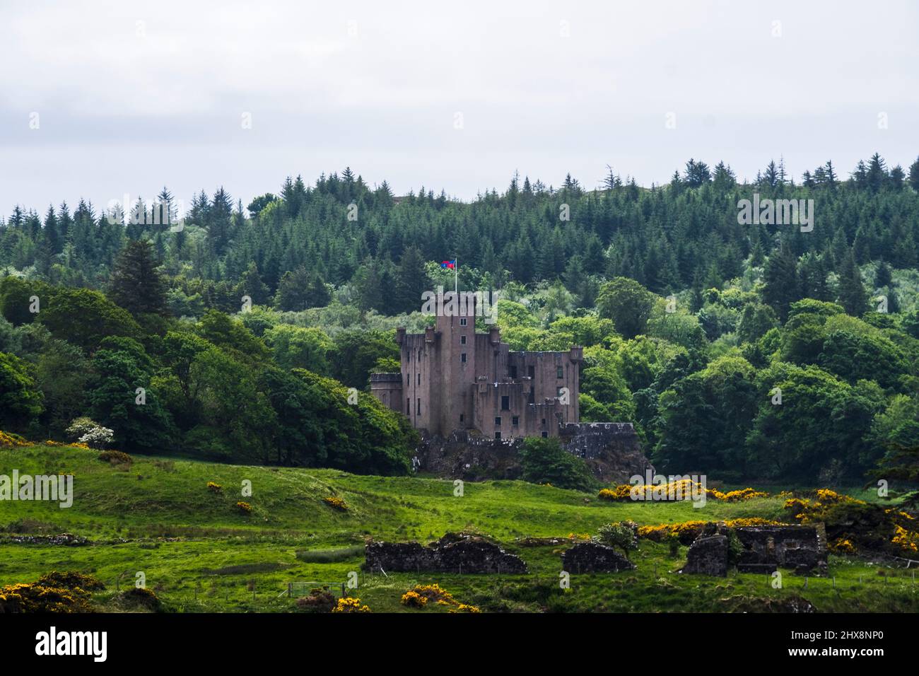 Scottish turreted castles hi-res stock photography and images - Alamy