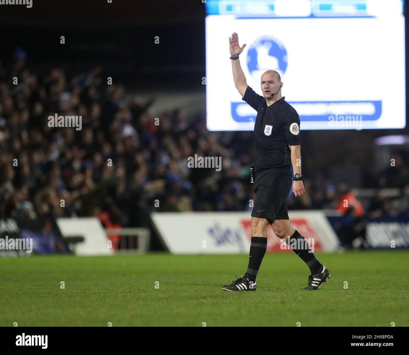 Mar referee bobby madley hi-res stock photography and images - Alamy