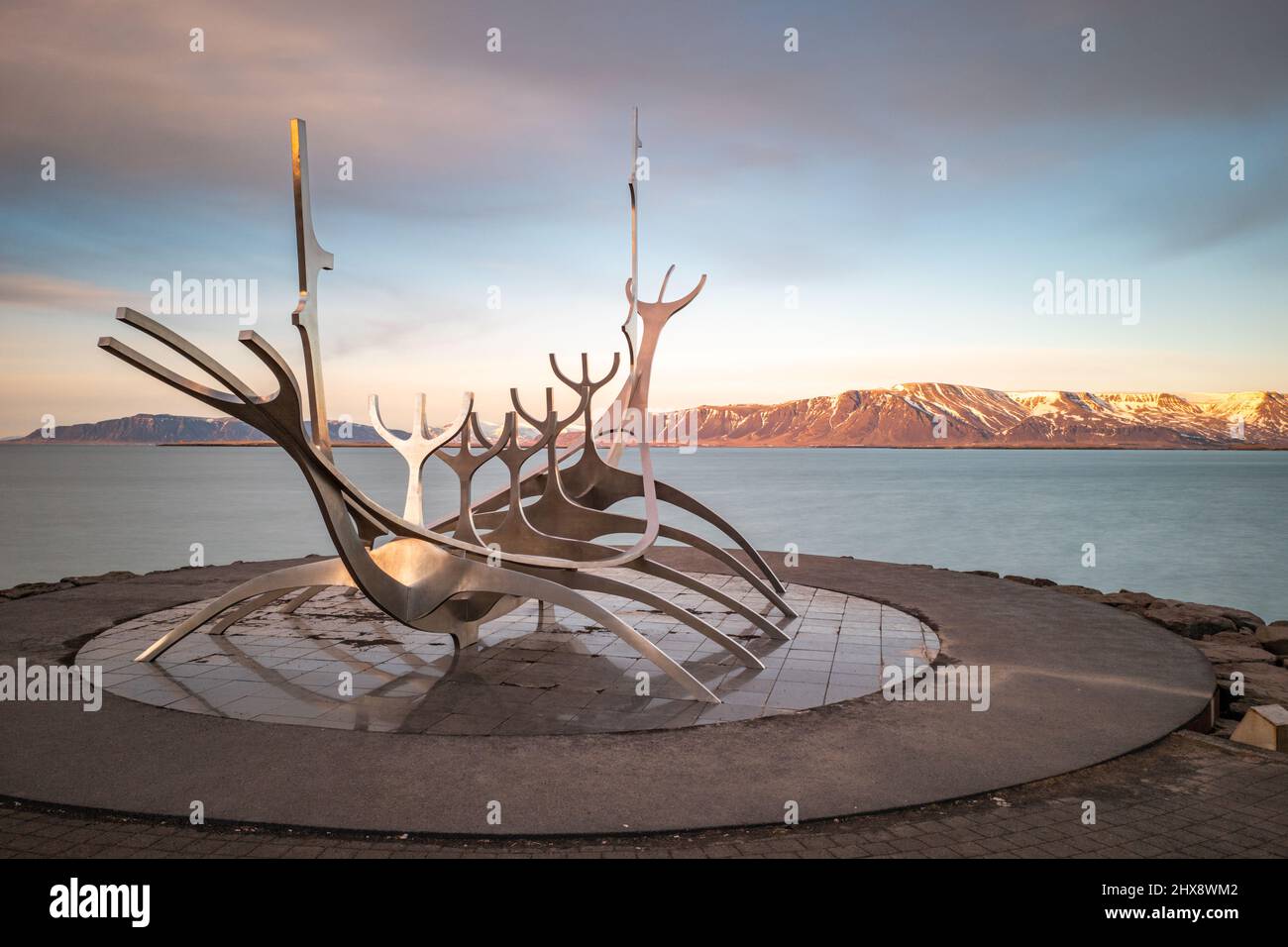 The Sun Voyager sculpture on the waterfront in Reykjavik, Iceland Stock ...