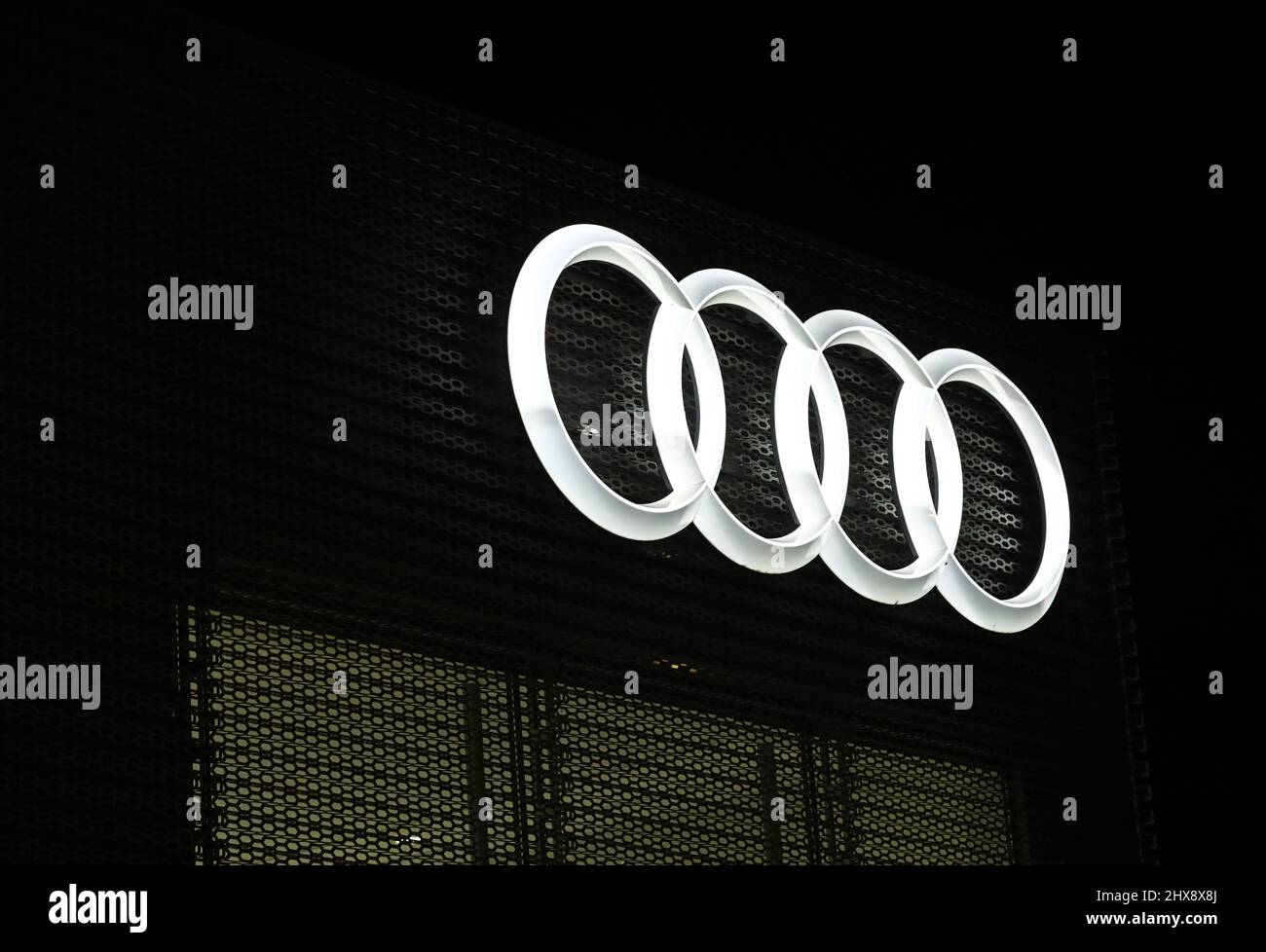 Audi signs hi-res stock photography and images - Alamy