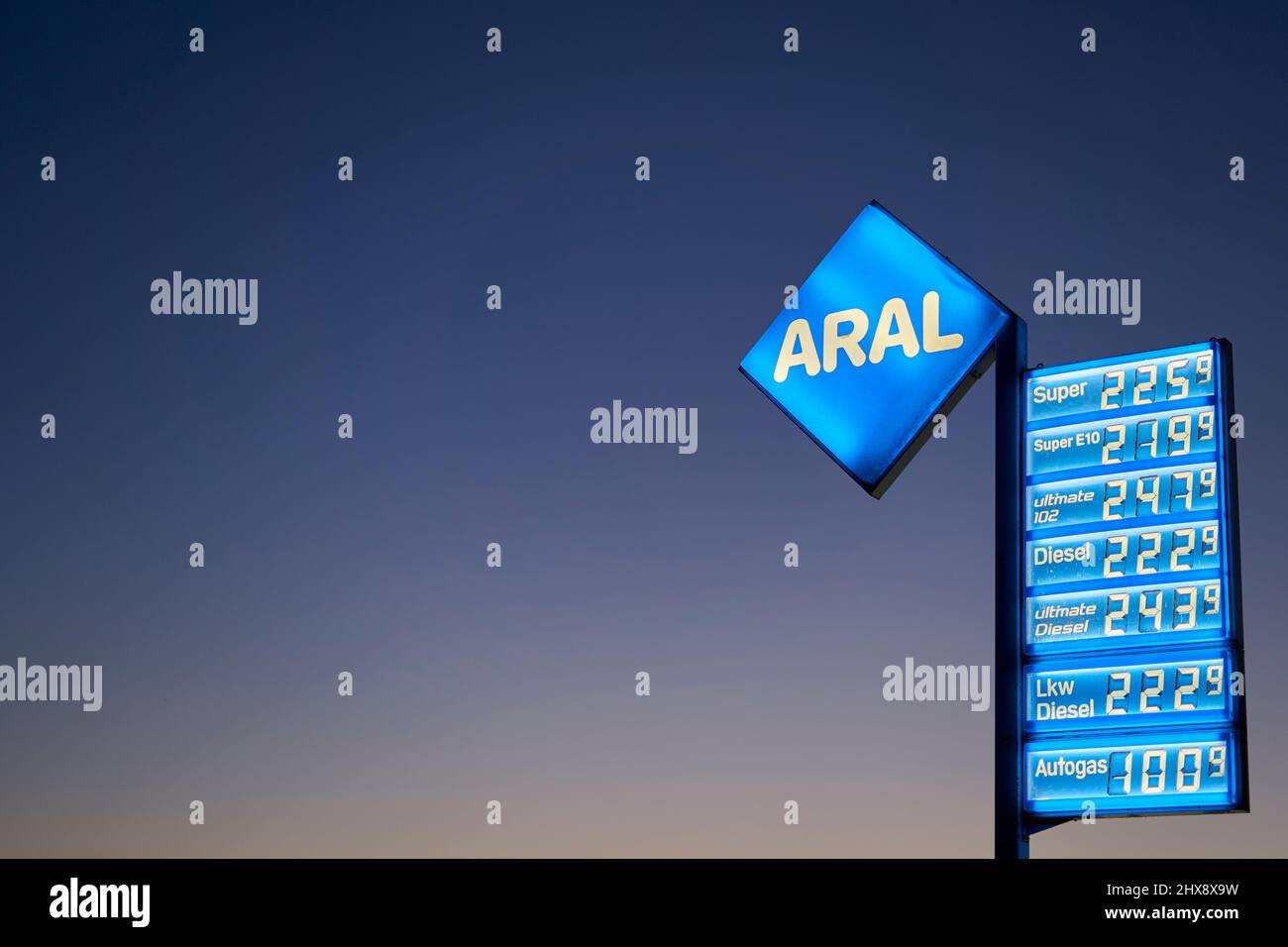 Aral gas station aral logo hi-res stock photography and images - Alamy
