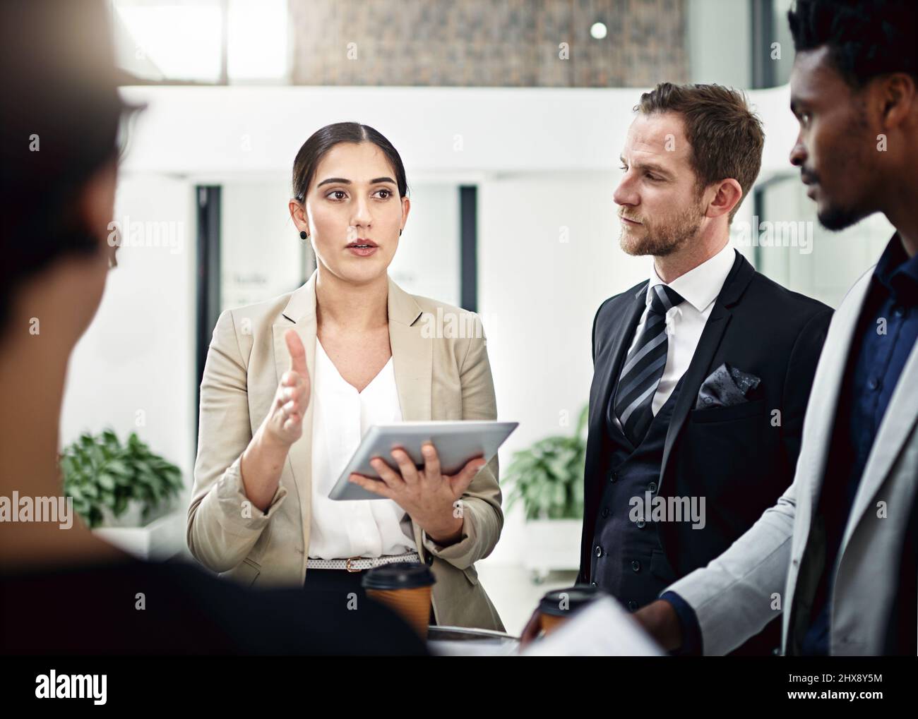 Understanding people hi-res stock photography and images - Alamy