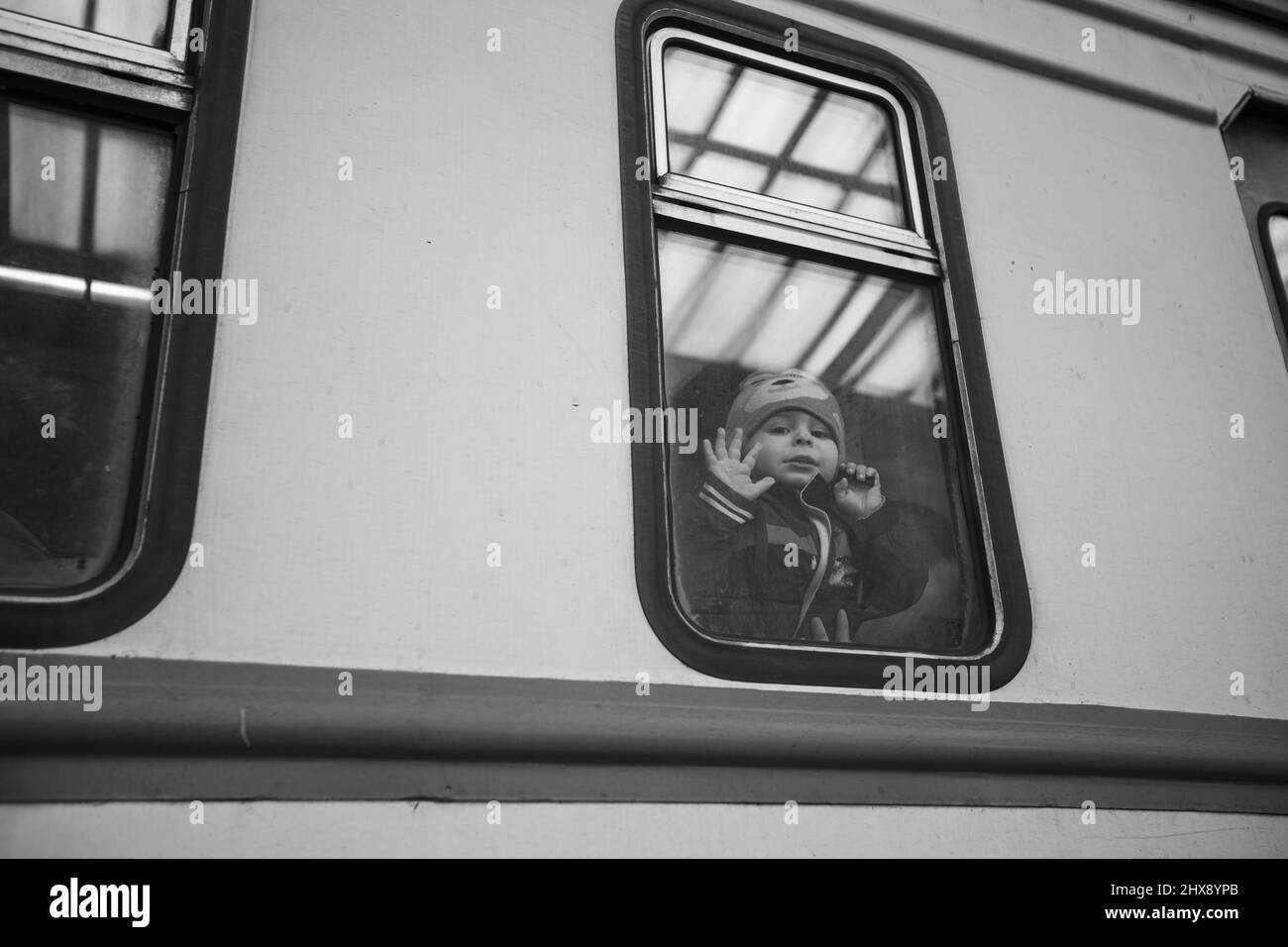 Border ukrainian refugees Black and White Stock Photos & Images - Alamy
