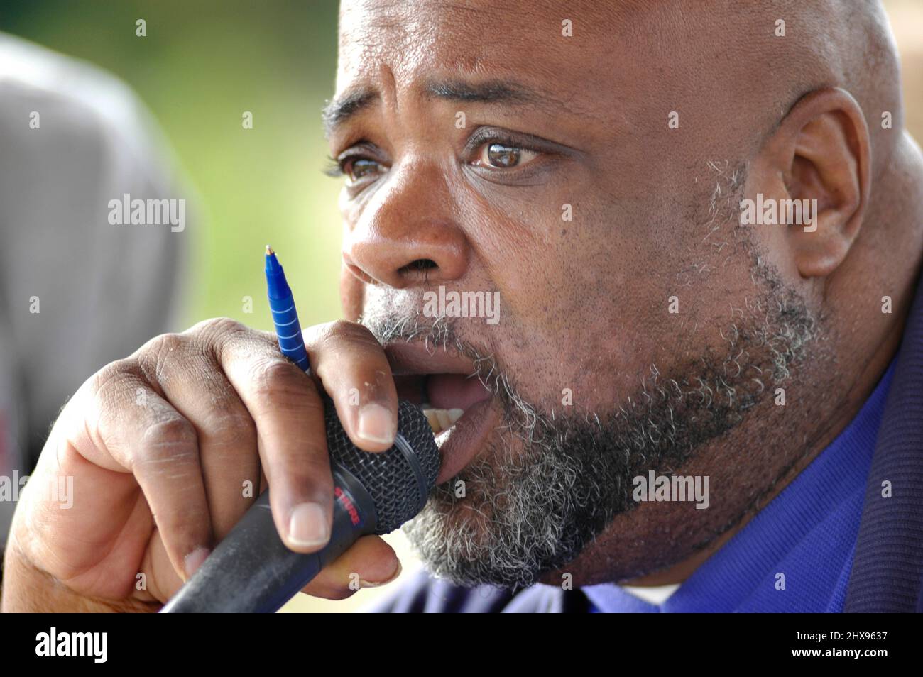Man announcing hi-res stock photography and images - Alamy