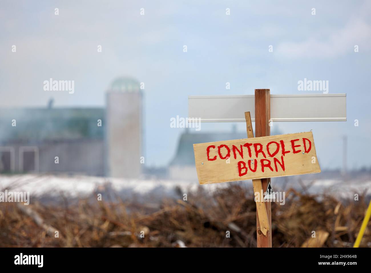 Barn destruction hi-res stock photography and images - Alamy