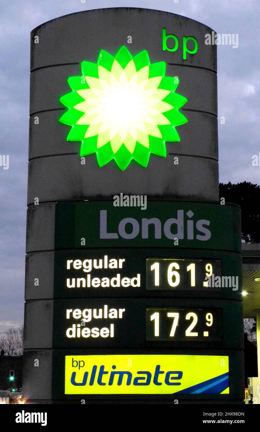 Bp petrol station sign showing hi-res stock photography and images - Alamy
