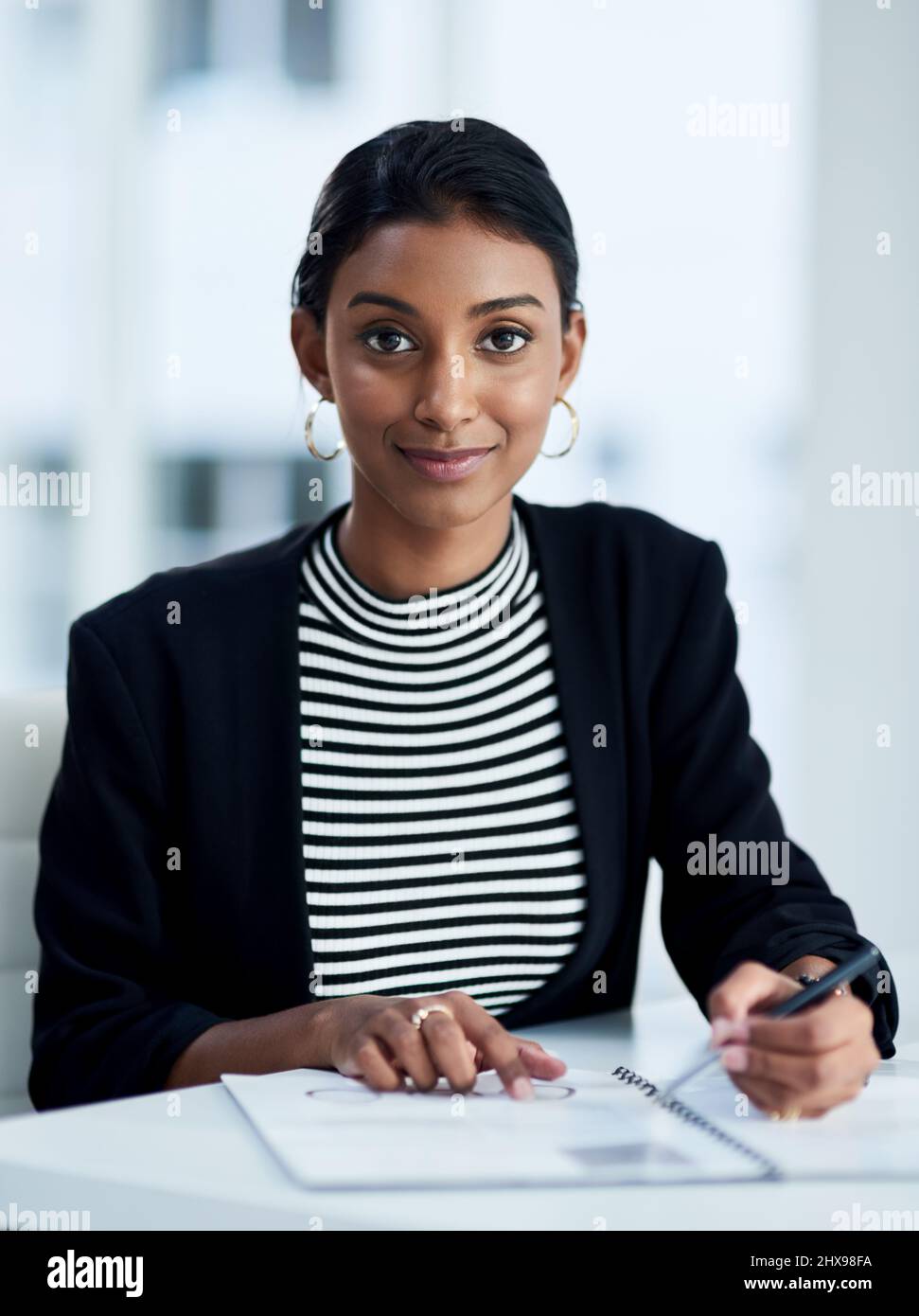 Indian women writing hi-res stock photography and images - Alamy
