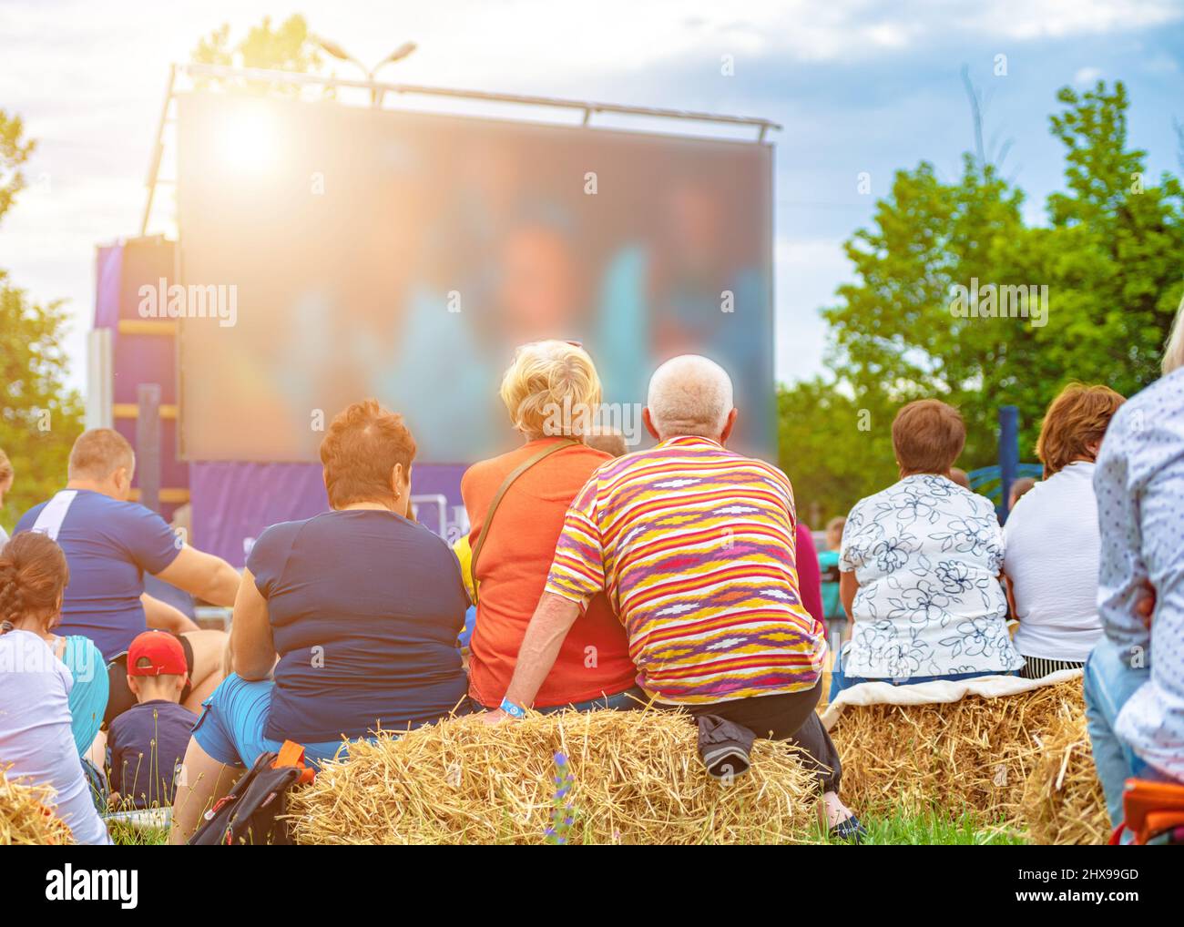 Elderly people in the cinema hi-res stock photography and images - Alamy