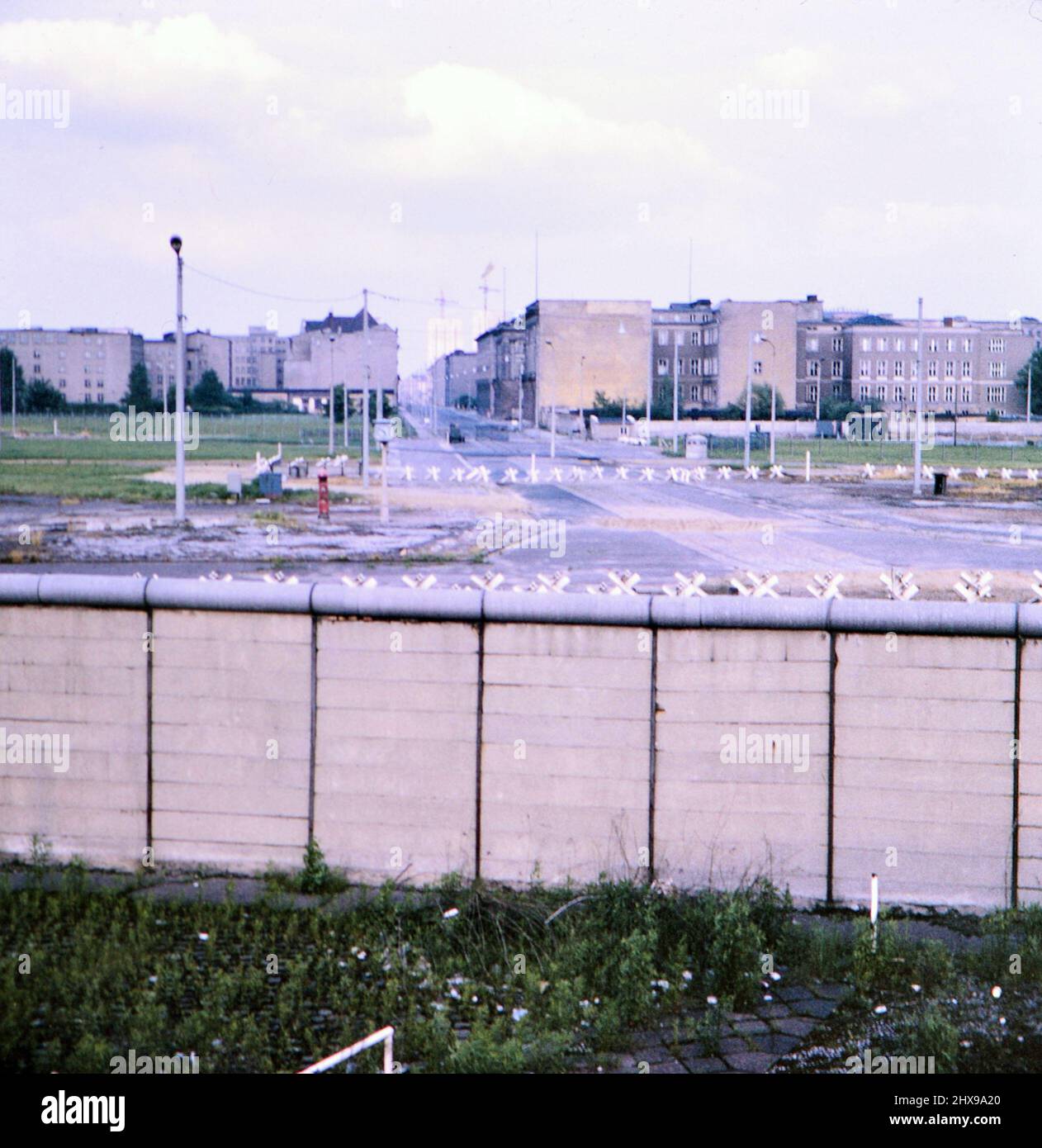 Berlin Wall, separating West and East Germany ca. 1971 Stock Photo - Alamy