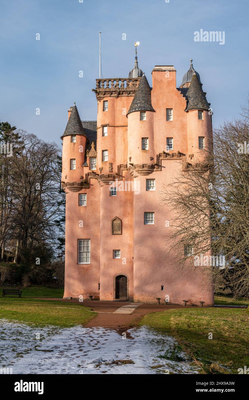 Scotland craigievar castle hi-res stock photography and images - Alamy