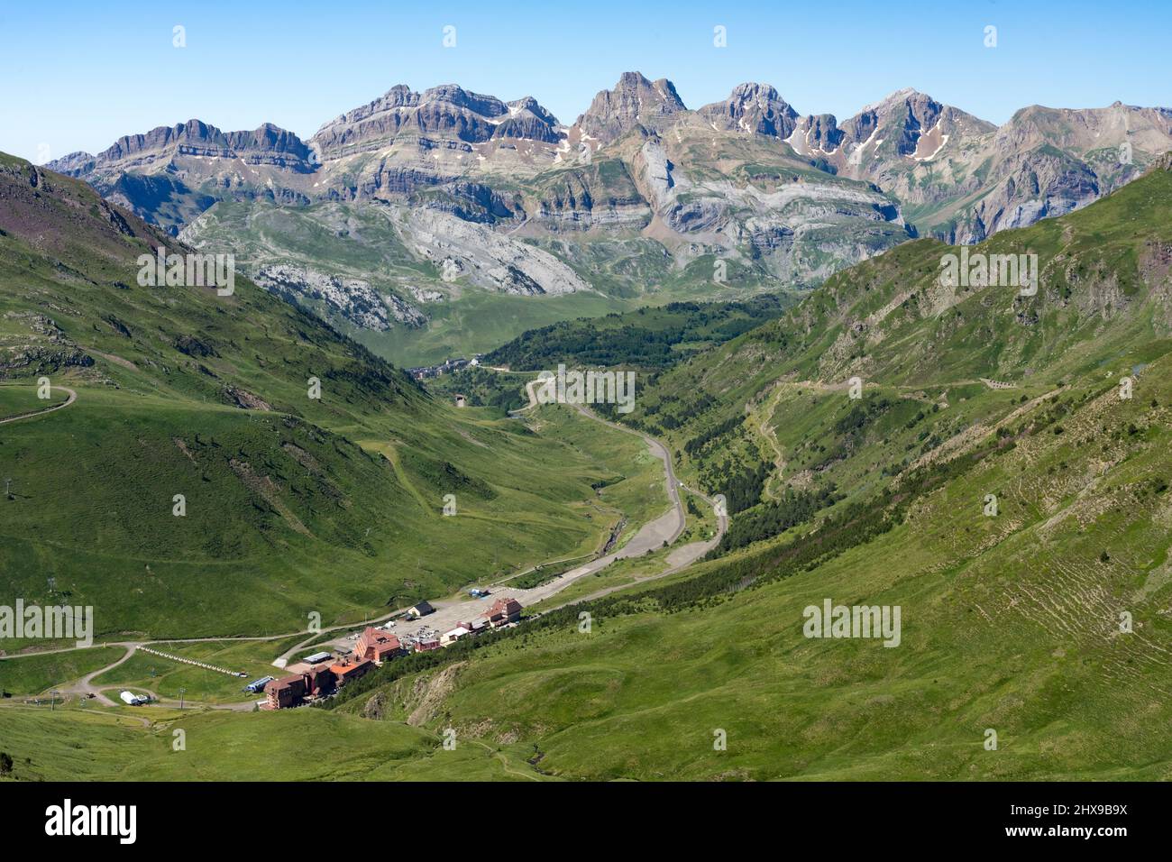 Chair lift of the Astun ski resort in summer and Lakes of Astun hike in ...