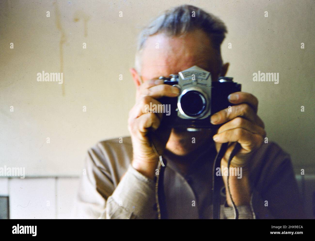 1950s man using a camera hi-res stock photography and images - Alamy
