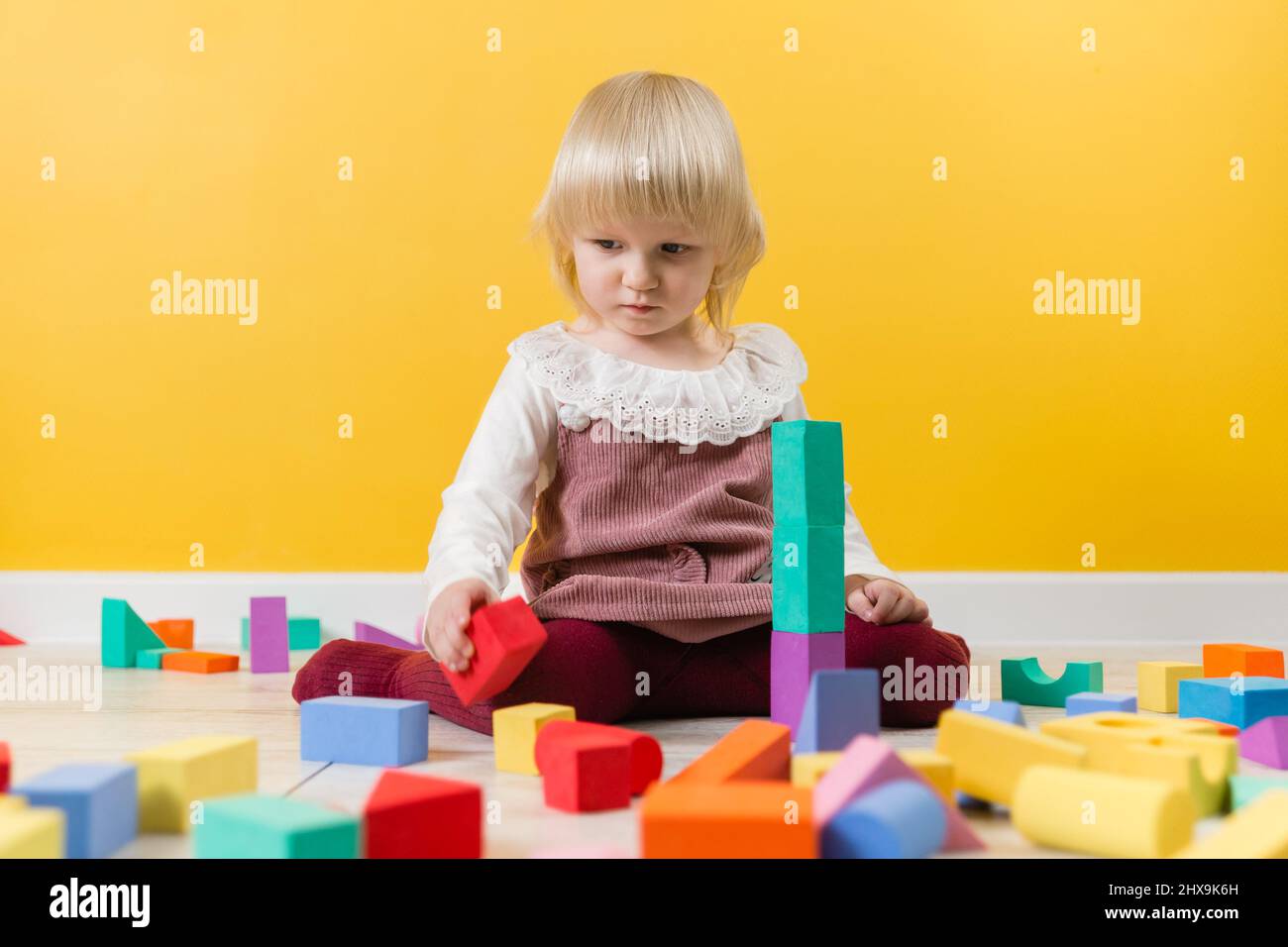 Activity blocks hi-res stock photography and images - Alamy
