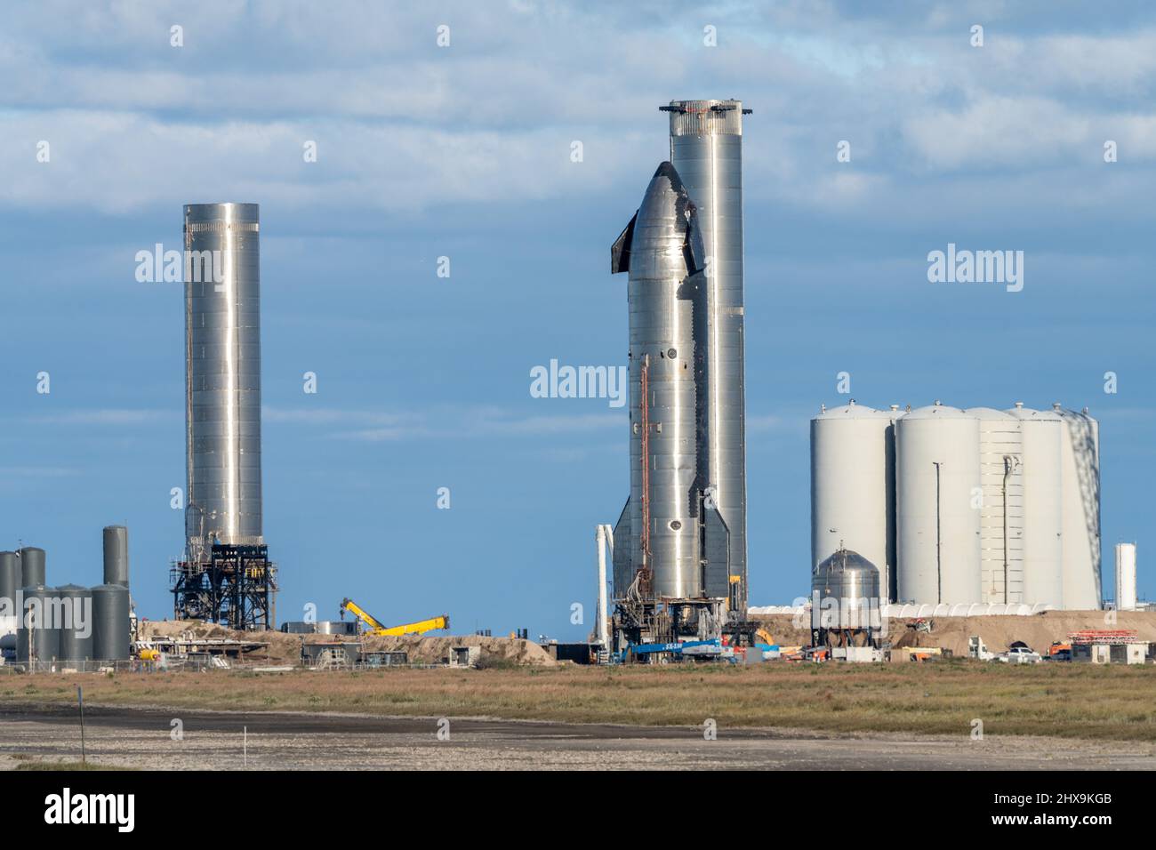 Super heavy booster rockets hi-res stock photography and images - Alamy