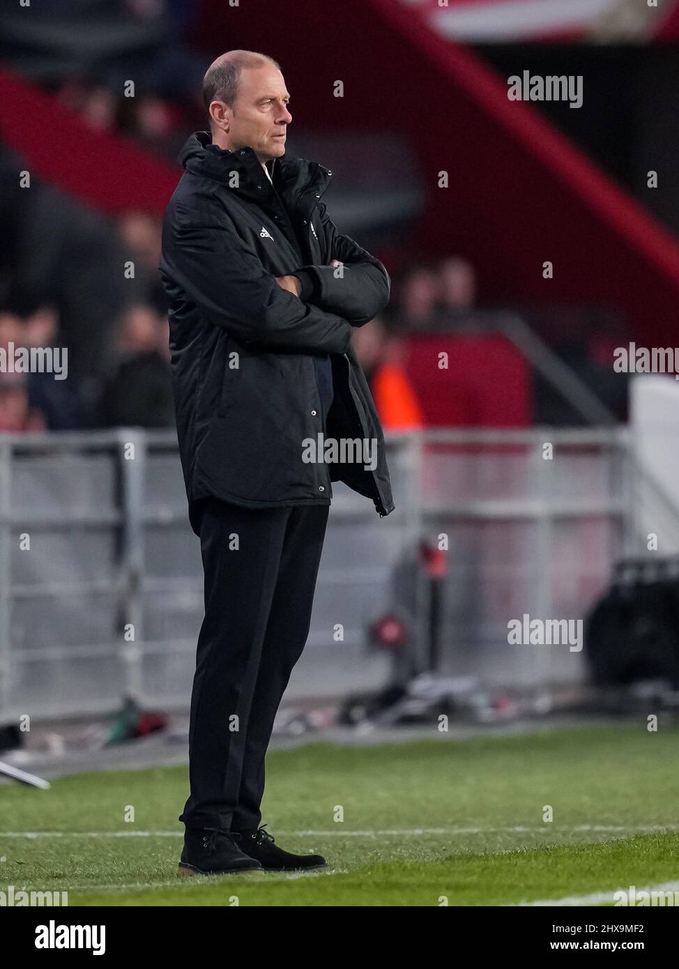 Eindhoven, Netherlands. 10th Mar, 2022. EINDHOVEN, NETHERLANDS - MARCH 10: coach Jess Thorup of ...