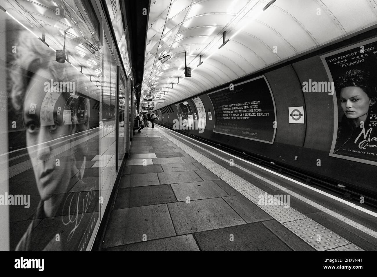 Stockwell London Underground station, Northern line platform 2 Stock ...
