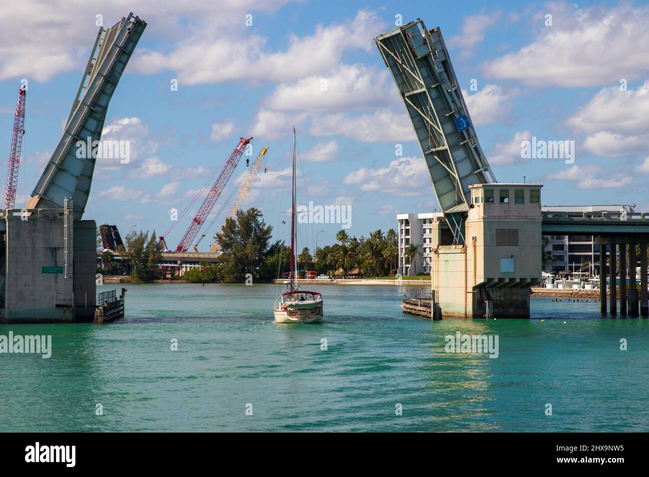 Rivers and drawbridge hi-res stock photography and images - Alamy