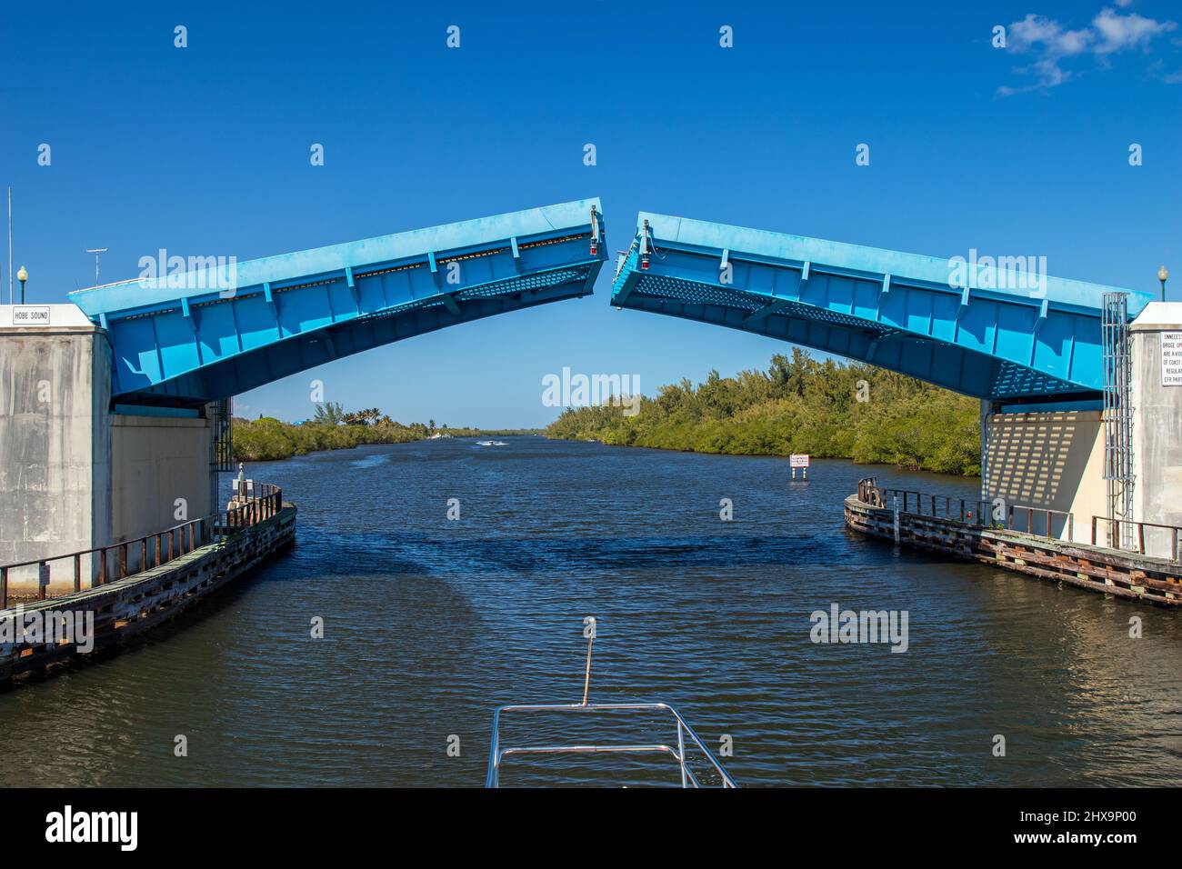 Draw bridges hi-res stock photography and images - Alamy