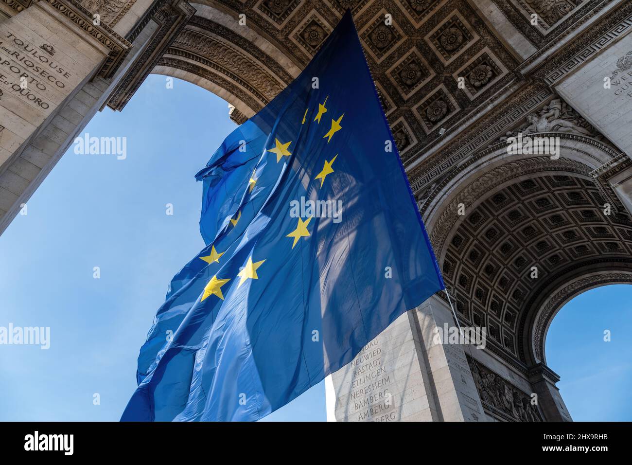 Summit flag hi-res stock photography and images - Alamy