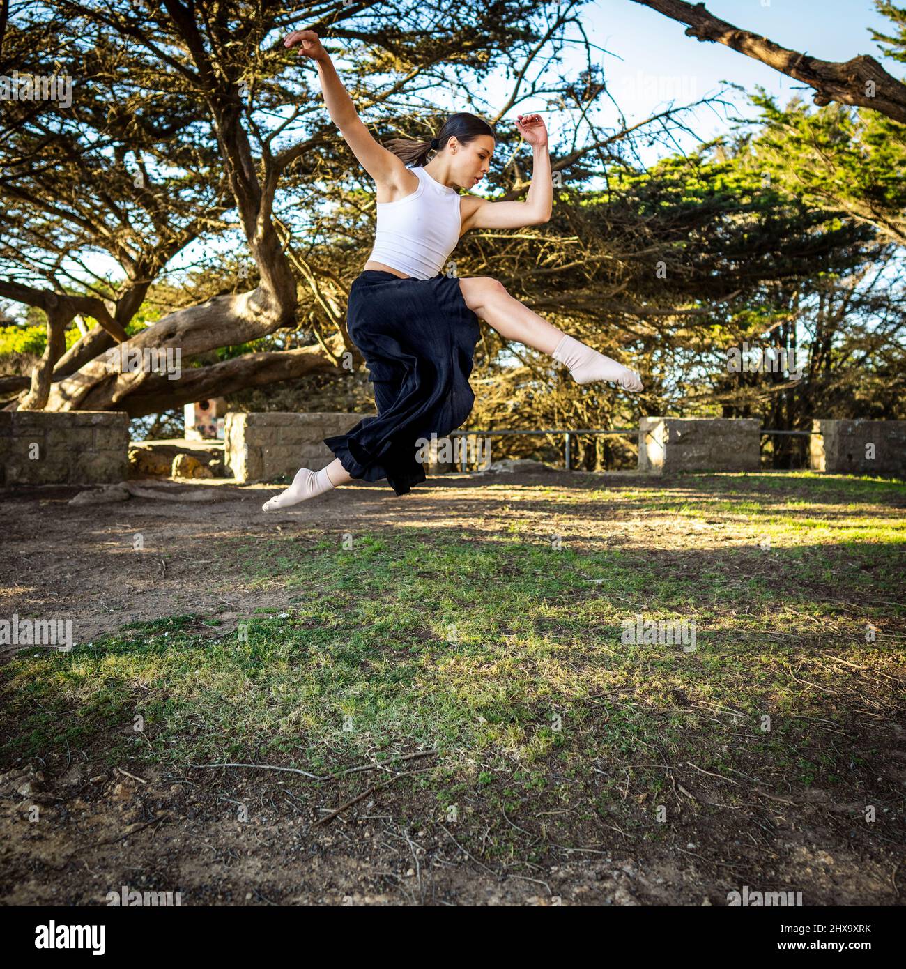 Female teen dancer hi-res stock photography and images - Alamy