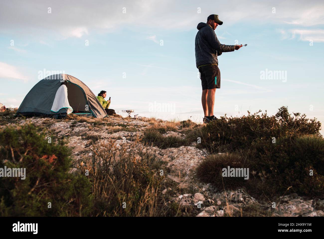 Camped man hi-res stock photography and images - Alamy