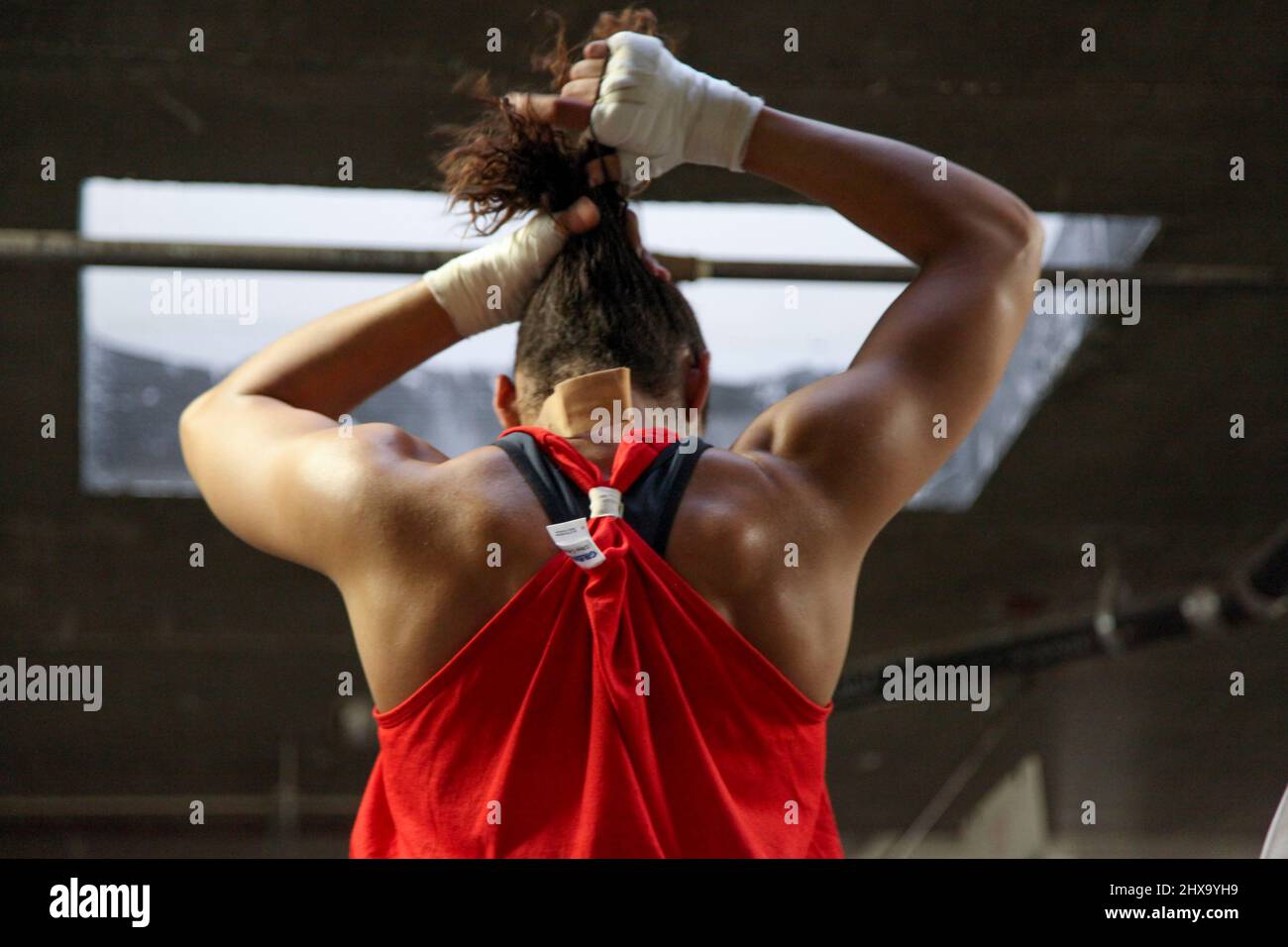 Back view people fight hi-res stock photography and images - Alamy