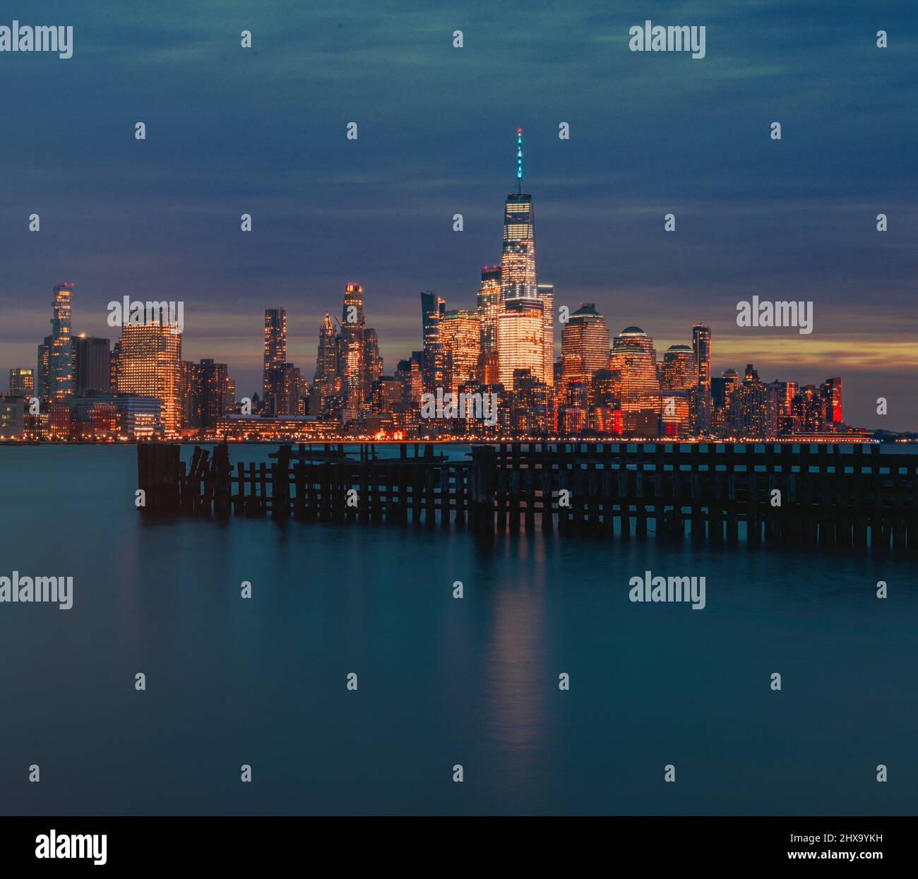 New york city beautiful sunset hi-res stock photography and images - Alamy
