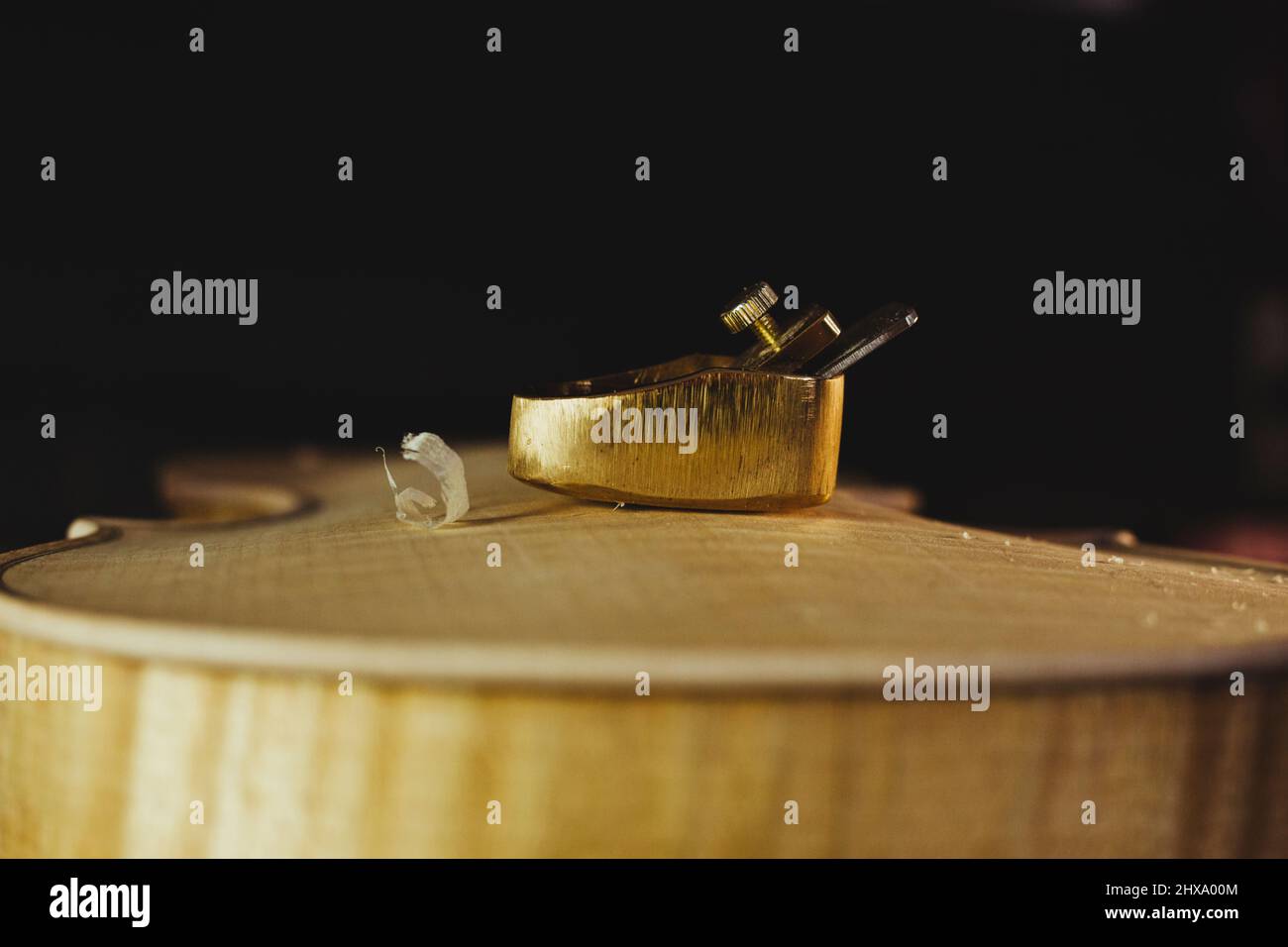 Violin maker luthier tools for wood carving Stock Photo - Alamy