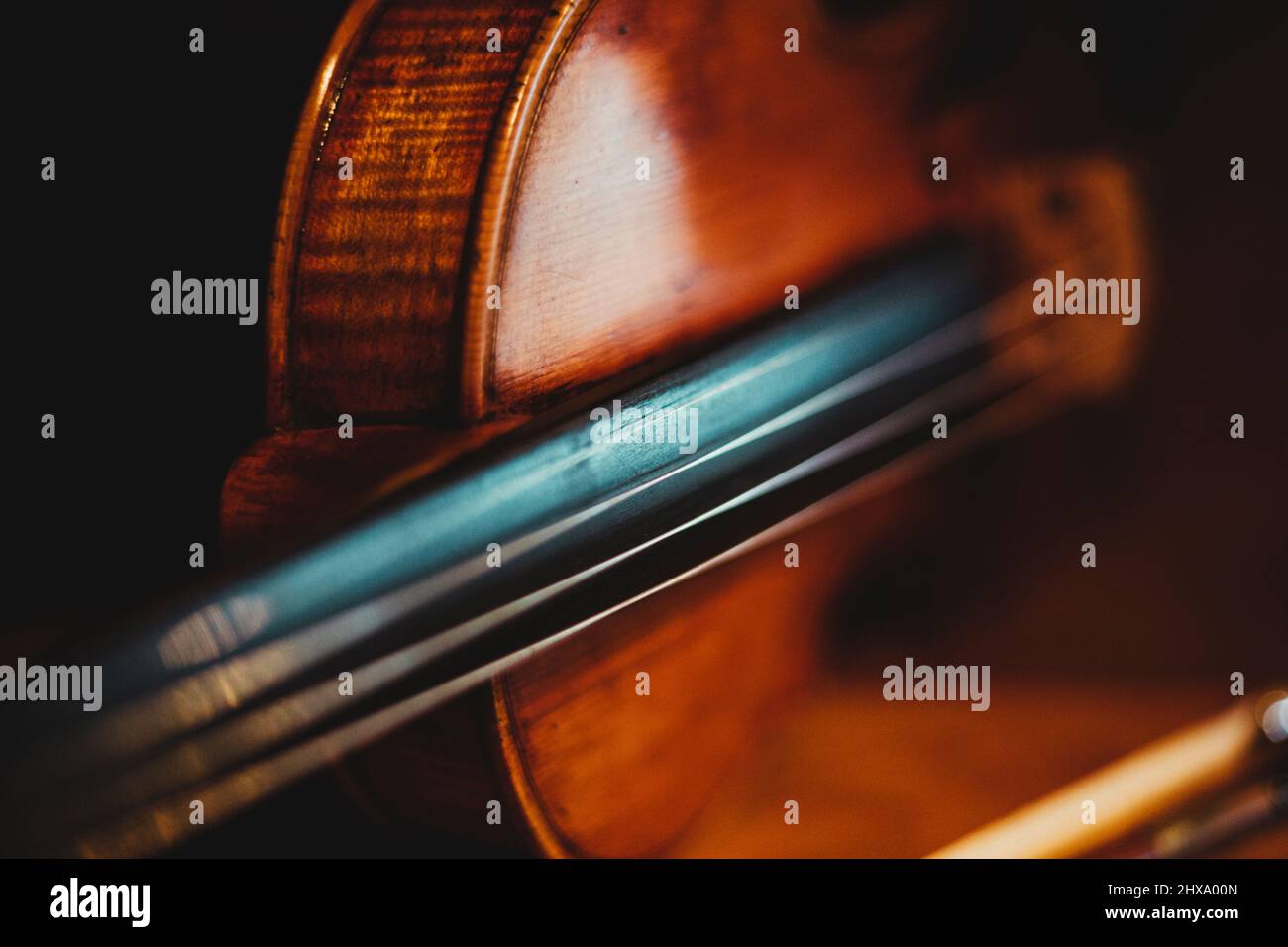 A close up shot of the details of a violin Stock Photo - Alamy