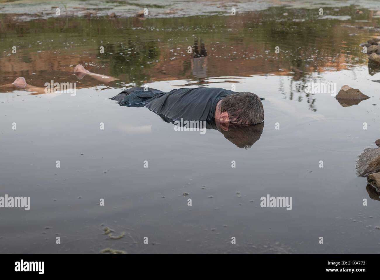 Drowned corpse hi-res stock photography and images - Alamy