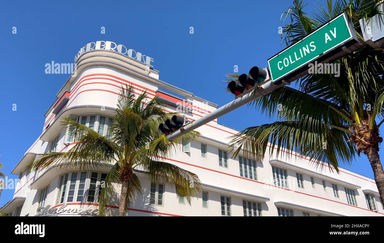 Popular Collins Avenue at Miami Beach - MIAMI, UNITED STATES - FEBRUARY ...