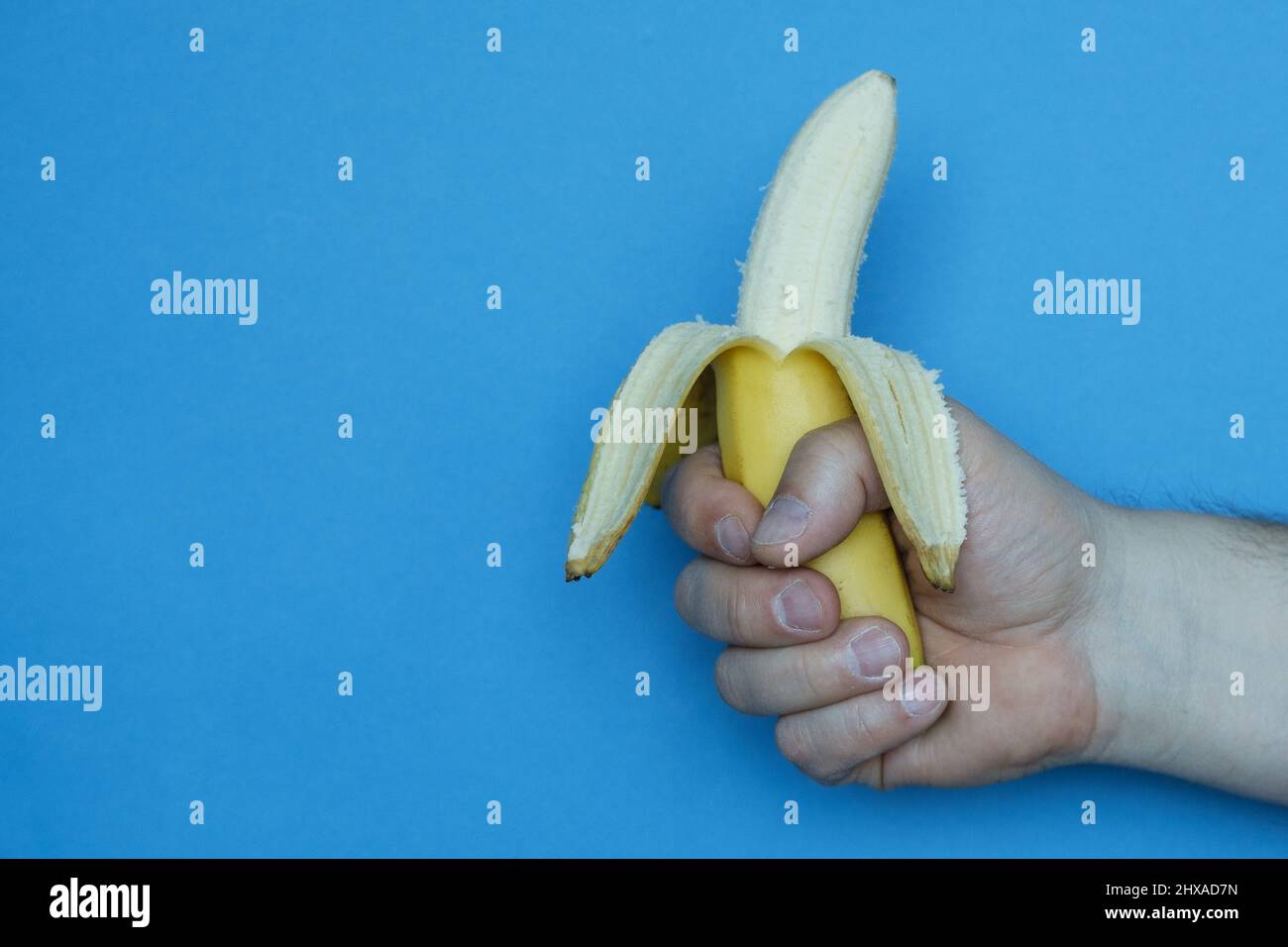 Hand banana hi-res stock photography and images - Alamy