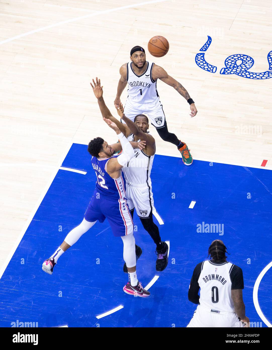 Philadelphia, USA. 10th Mar, 2022. Tobias Harris (76ers 12) jump shot ...