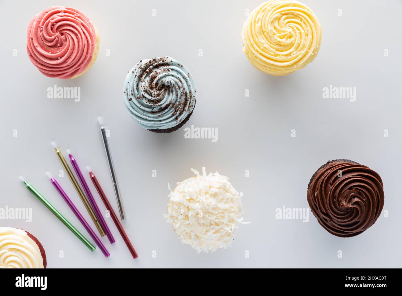 Shiny icing cake hi-res stock photography and images - Alamy