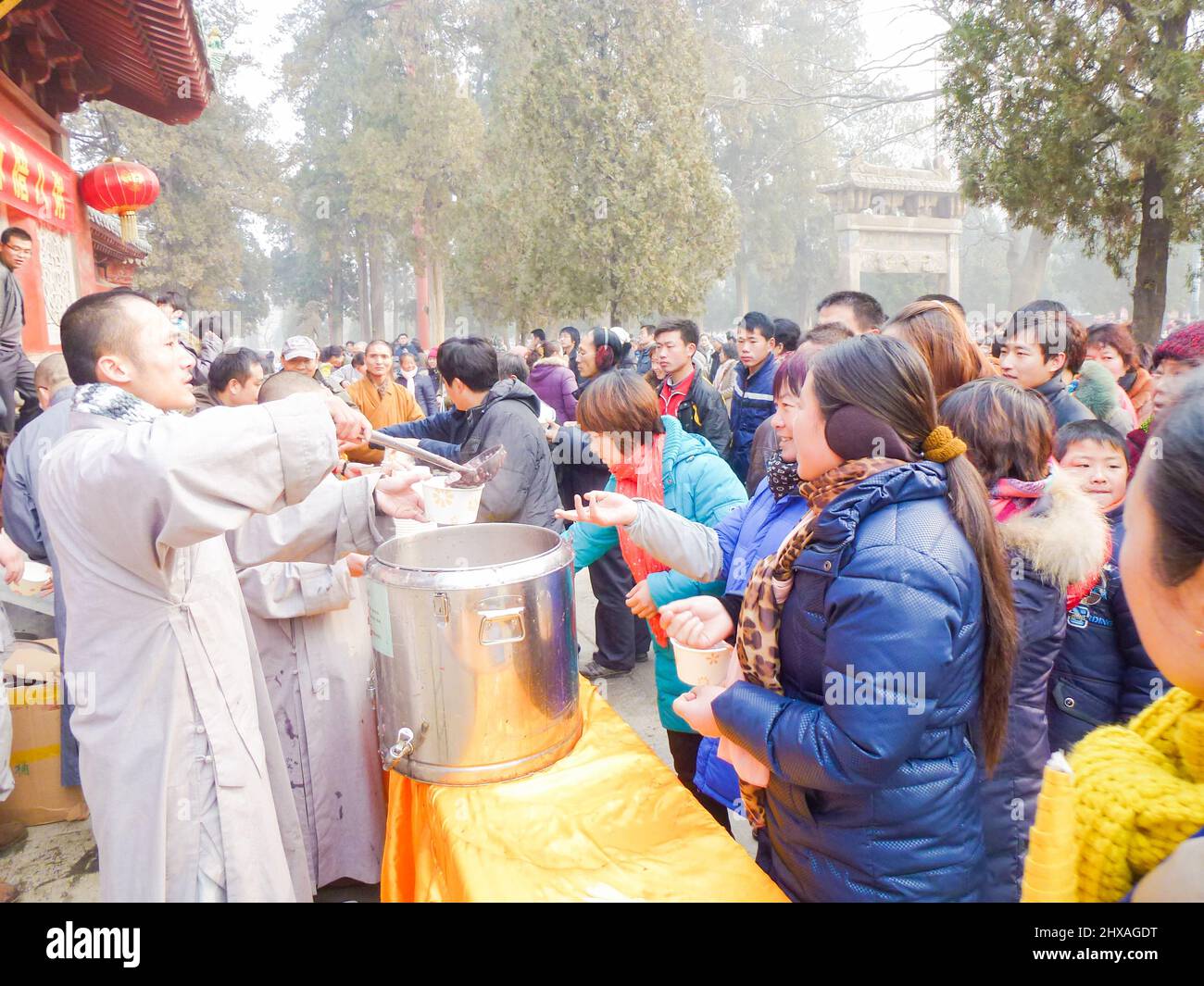 Asian shaolin monk hi-res stock photography and images - Alamy