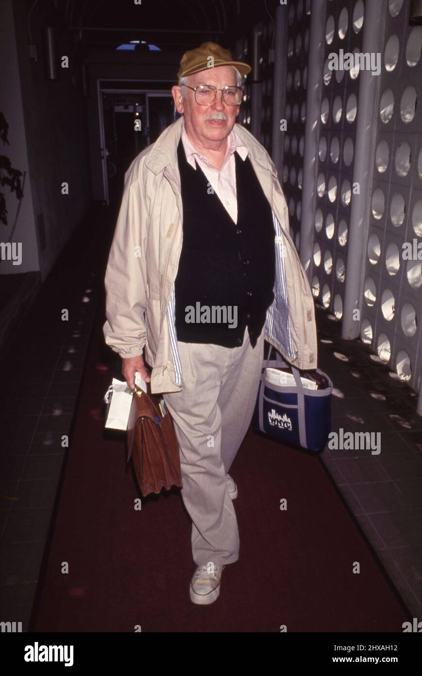 Bernard Hughes 1992 Credit: Ralph Dominguez/MediaPunch Stock Photo - Alamy