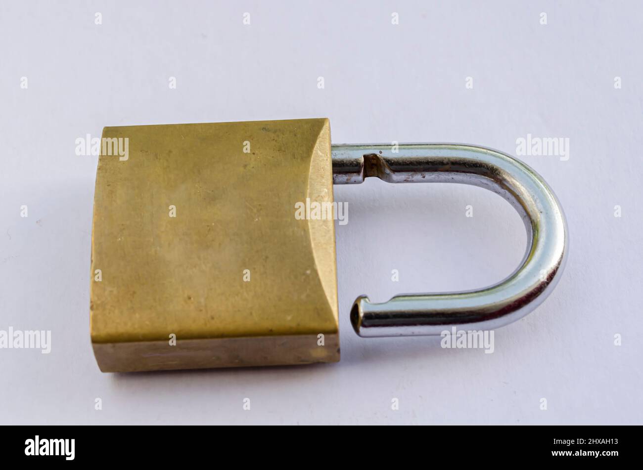 Open shackle hi-res stock photography and images - Alamy