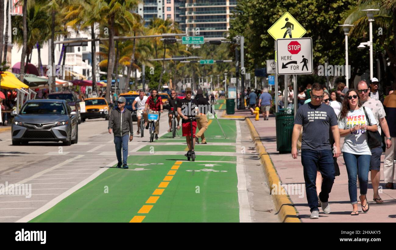 Bicycle path on Ocean Drive in Miami Beach - MIAMI, FLORIDA - FEBRUARY ...