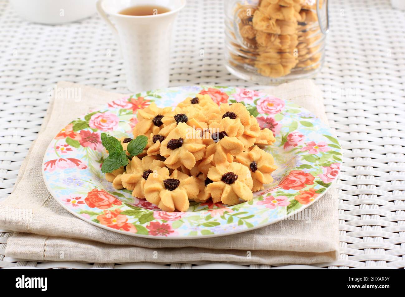 Indonesian traditional cookies hi-res stock photography and images - Alamy