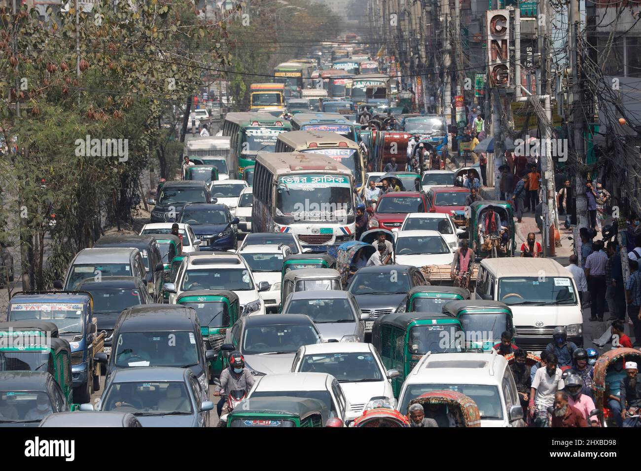 Dhaka, Bangladesh - March 10, 2022: The traffic jam in Dhaka's Malibagh ...