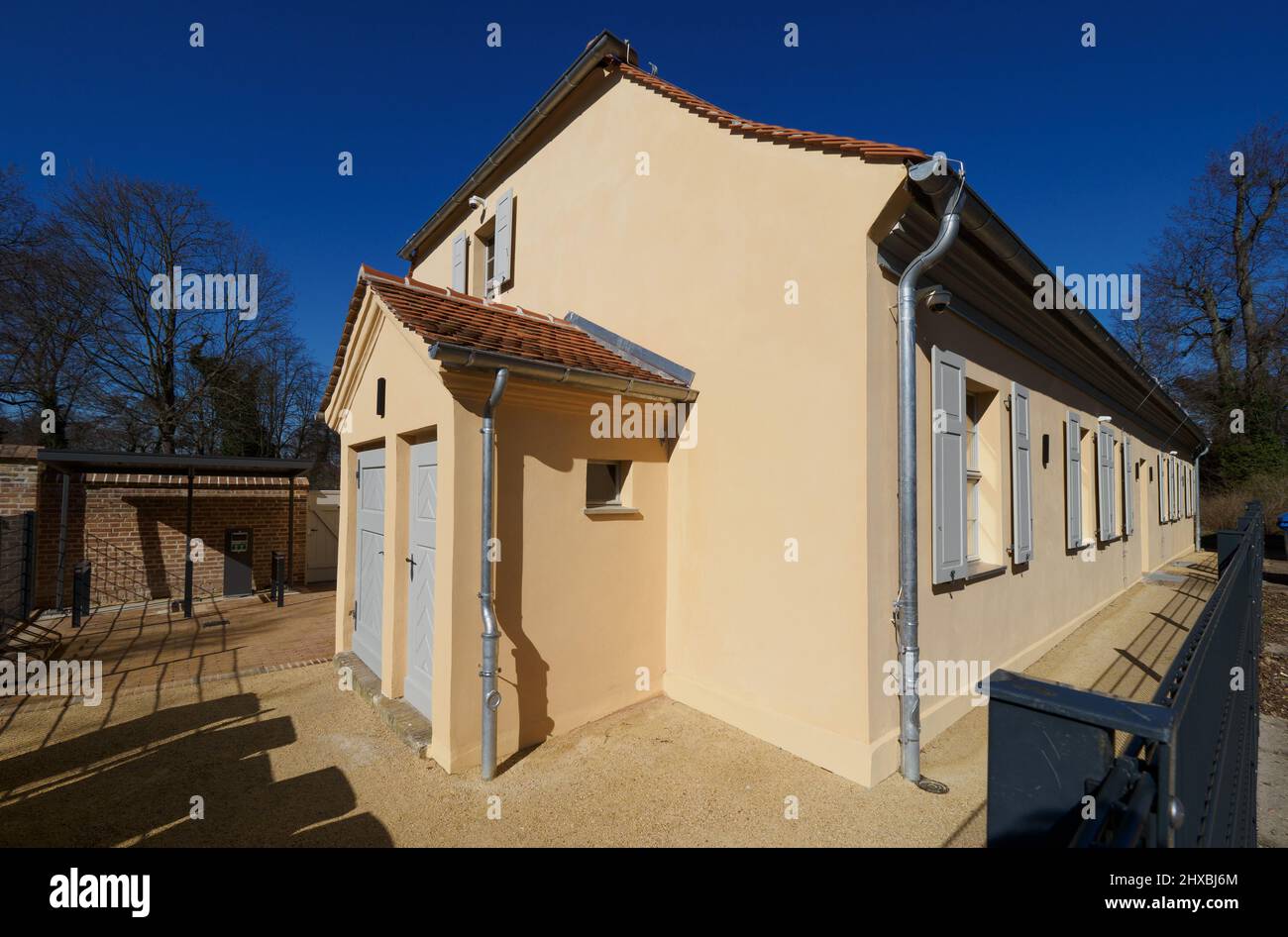 11 March 2022, Brandenburg, Caputh/Schwielowsee: The lodging house of ...